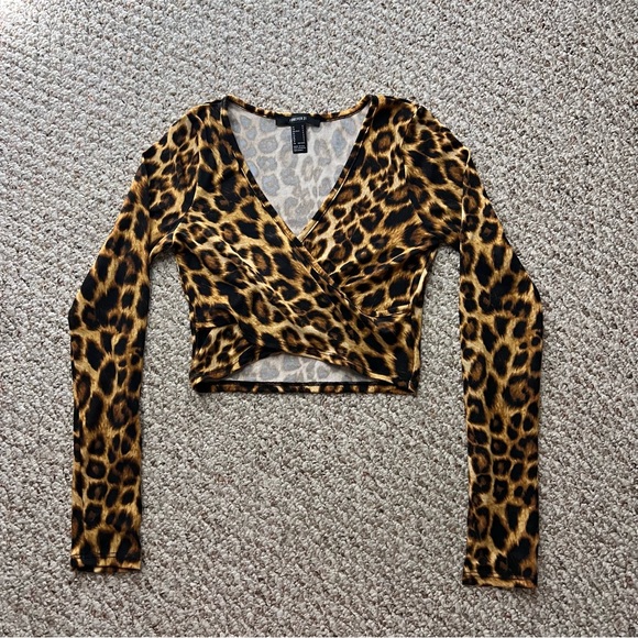 Forever 21 | Tops | Cheetah Long Sleeve Crop Top | Poshmark